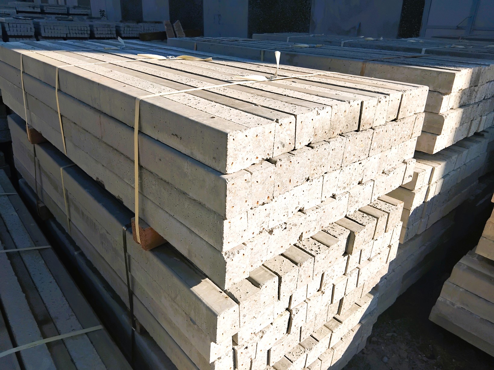 Spalieri din beton precomprimat –240 CM :: nprefabricate.ro